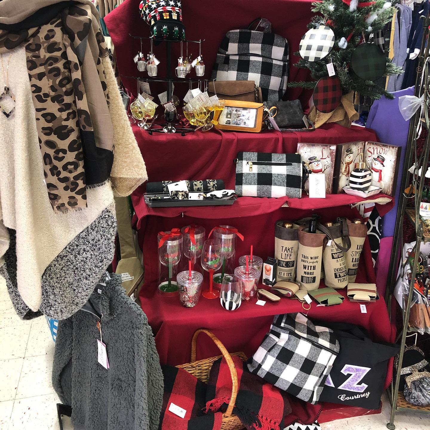 MONO AND GIFTS W PERSONALIZATION – Greek Threads